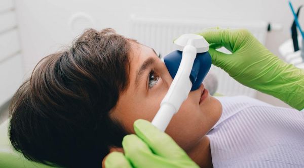 ¿Qué es la sedación consciente en odontología? Te lo explicamos